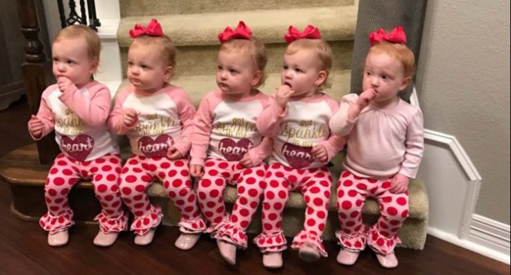 The network has received new photos of the adult quintuplets: they will ...